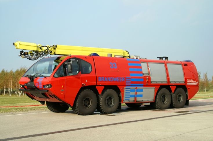 Fire Engines Photos - B 33 E-One/Titan Crash tender at Amsterdam